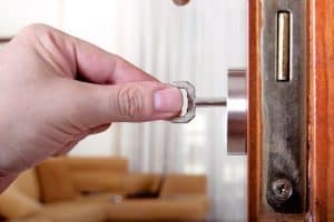 What to do before choosing a break-in repair locksmith